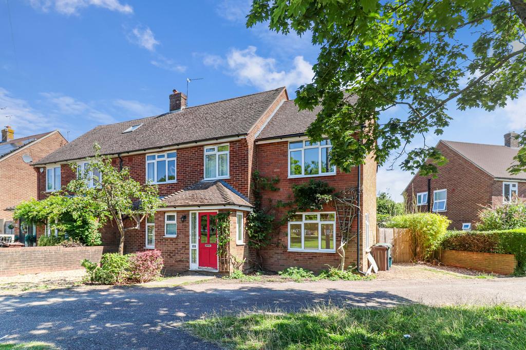 Hazelwood Drive, St. Albans AL4 4 bed semi-detached house - £900,000