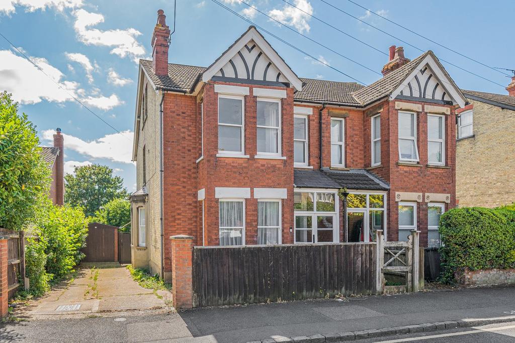 The Avenue, Flitwick, MK45 3 bed semi-detached house - £465,000