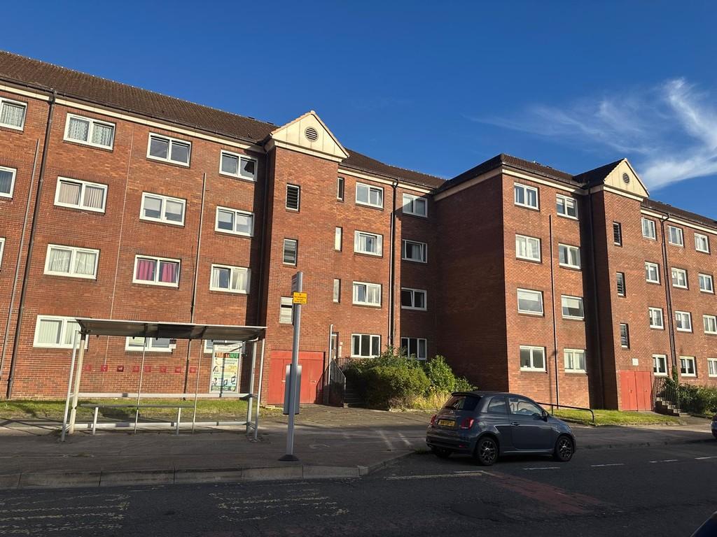 Shawbridge Street, Glasgow G43 2 bed flat - £107,500
