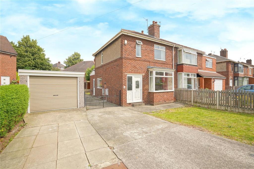 Broom Avenue, Rotherham, South... 3 bed semi-detached house - £210,000