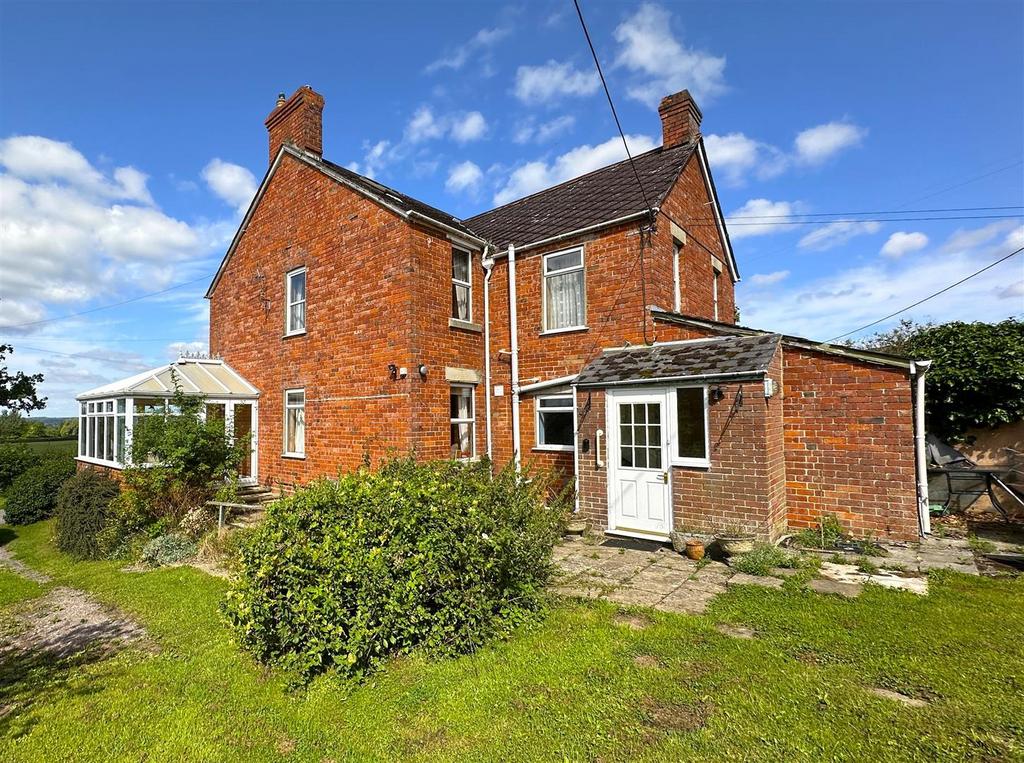 3 Godsell Farm, Foxham, Chippenham 3 bed semi-detached house - £450,000