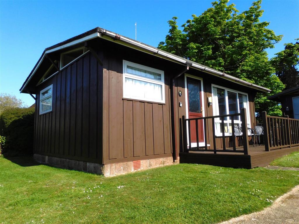 Harepath Hill, Seaton EX12 2 bed chalet for sale - £55,000