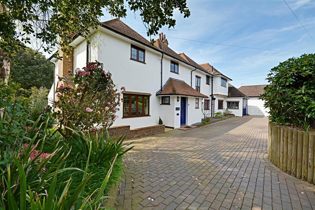 Clavering Walk, Bexhill-On-Sea 5 bed detached house - £980,000