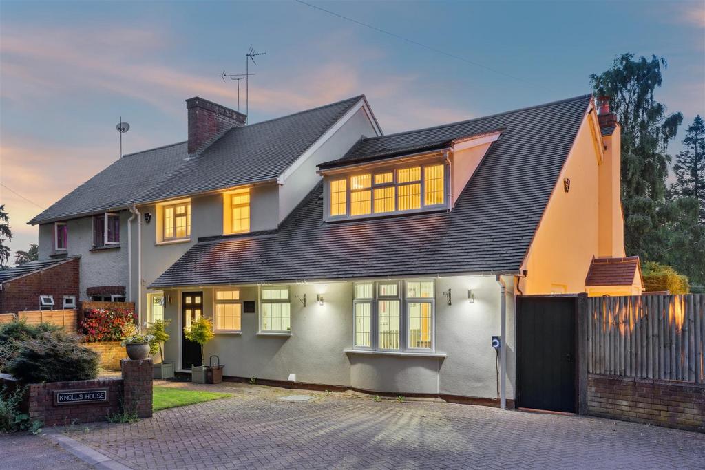 Sandy Lane, Leighton Buzzard... 3 bed semi-detached house - £625,000