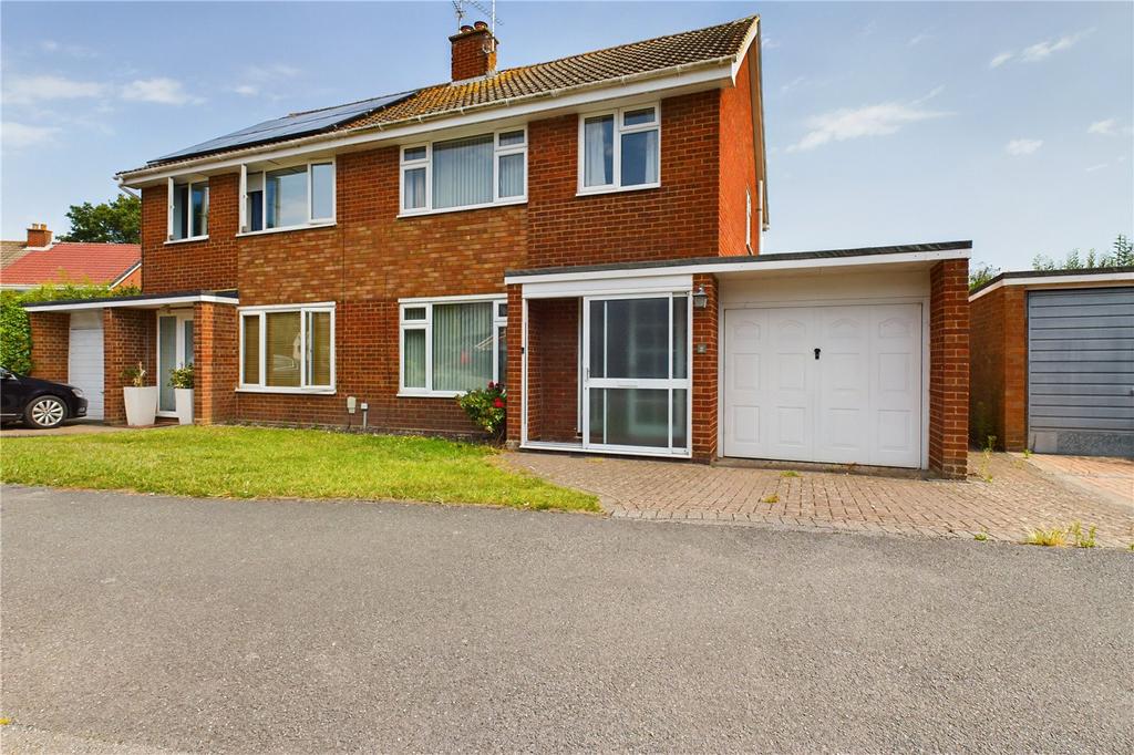 Croft Road, Mortimer Common, Reading... 3 bed semi-detached house - £ ...