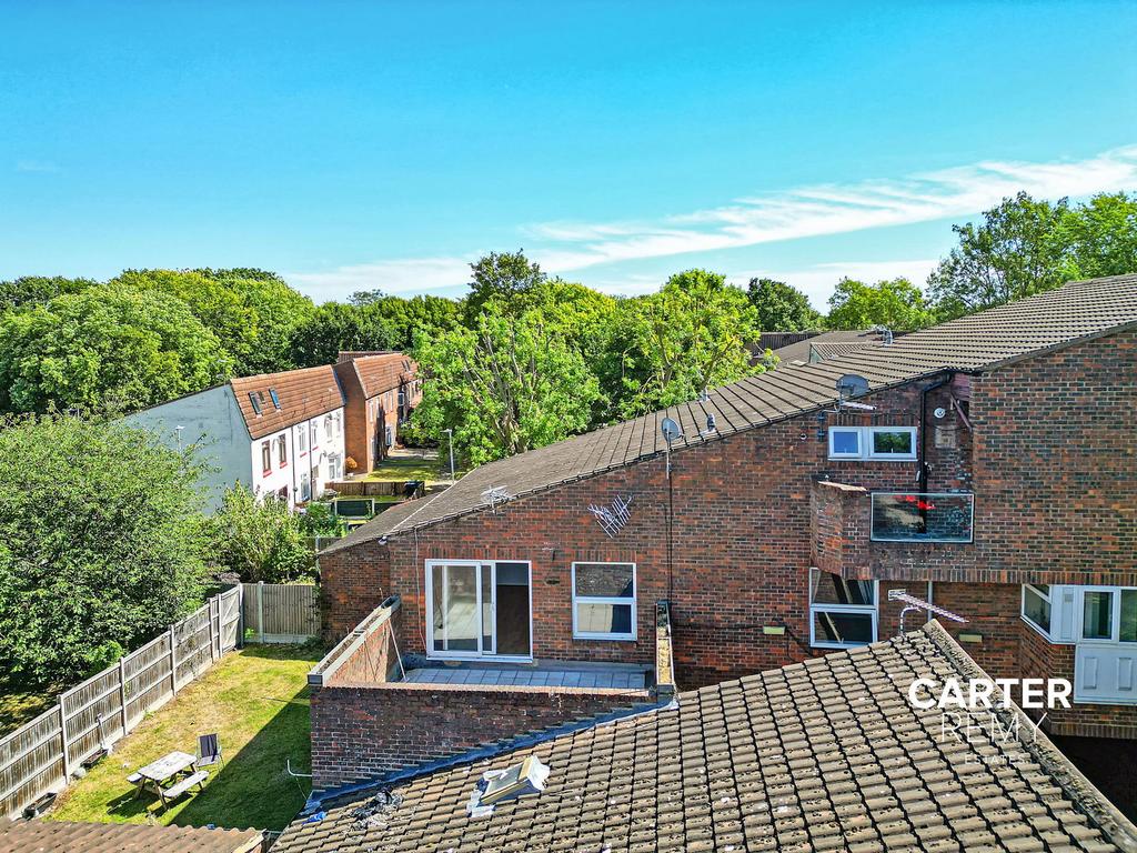Helmores, Basildon, SS15 2 bed apartment - £200,000
