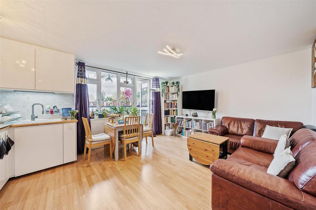Layard Square, London, SE16 2 bed flat - £375,000