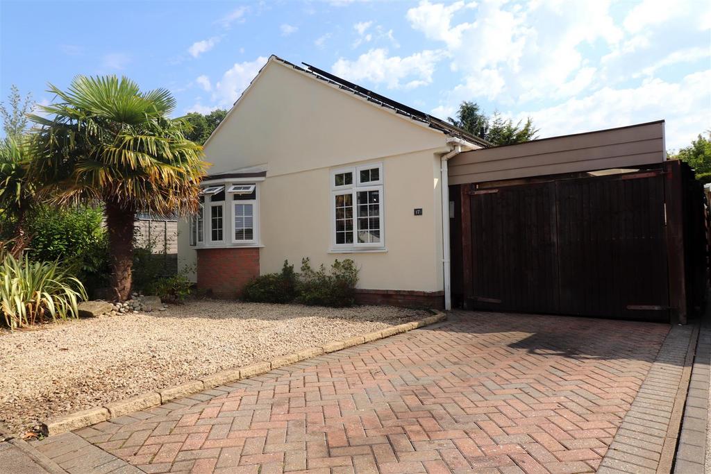 Aspen Drive, Verwood 2 bed detached bungalow - £460,000