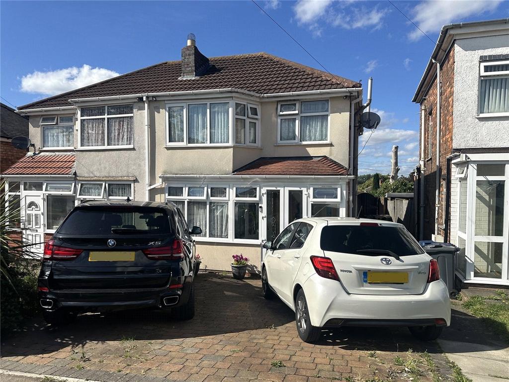 Fairholme Road, West Midlands B36 3 bed semi-detached house - £280,000