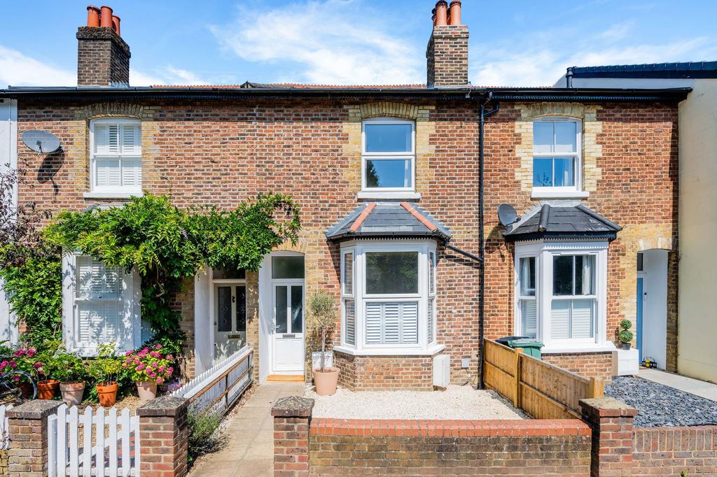 St. Marys Road, Reigate RH2 3 bed terraced house - £600,000