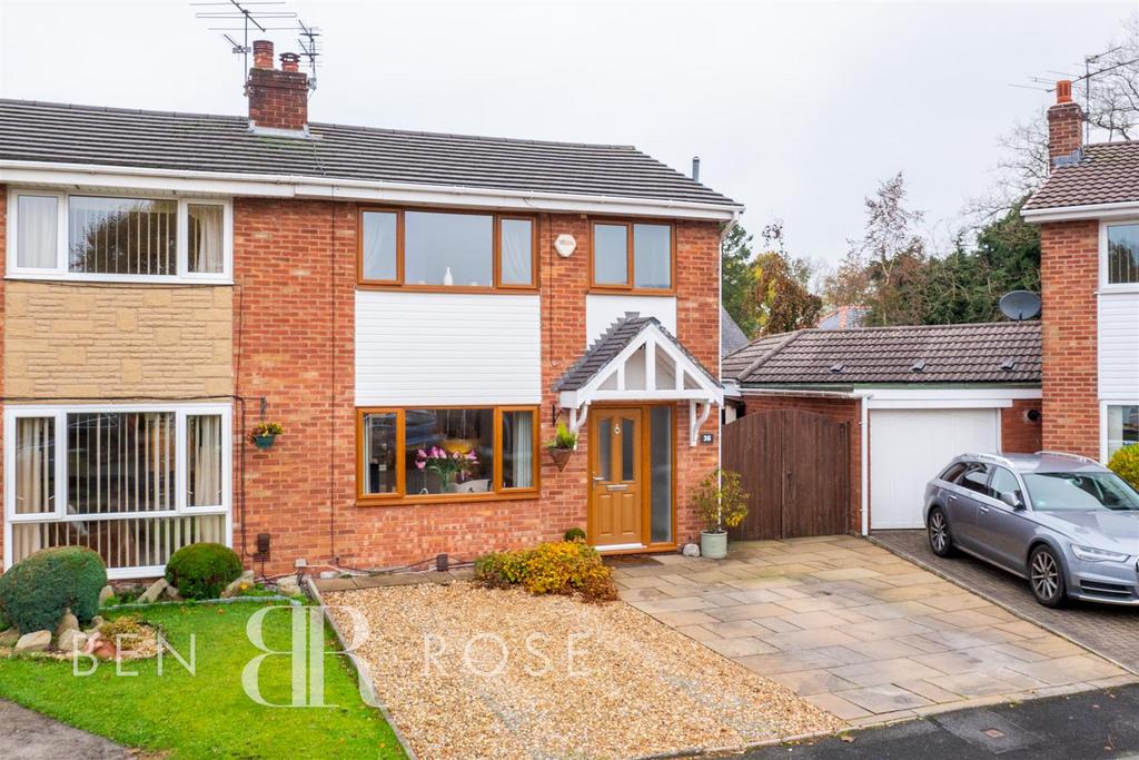 Park Avenue, Euxton, Chorley 3 bed semi-detached house - £234,995