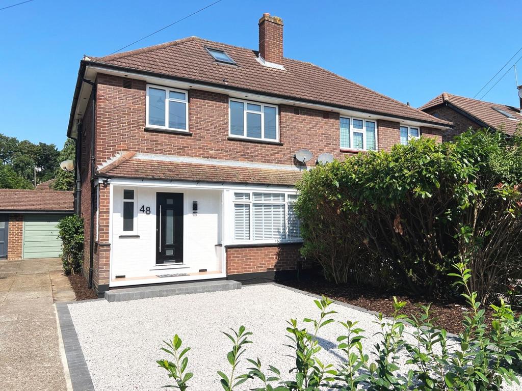 Spring Avenue, Egham, Surrey, TW20 4 bed semi-detached house - £625,000