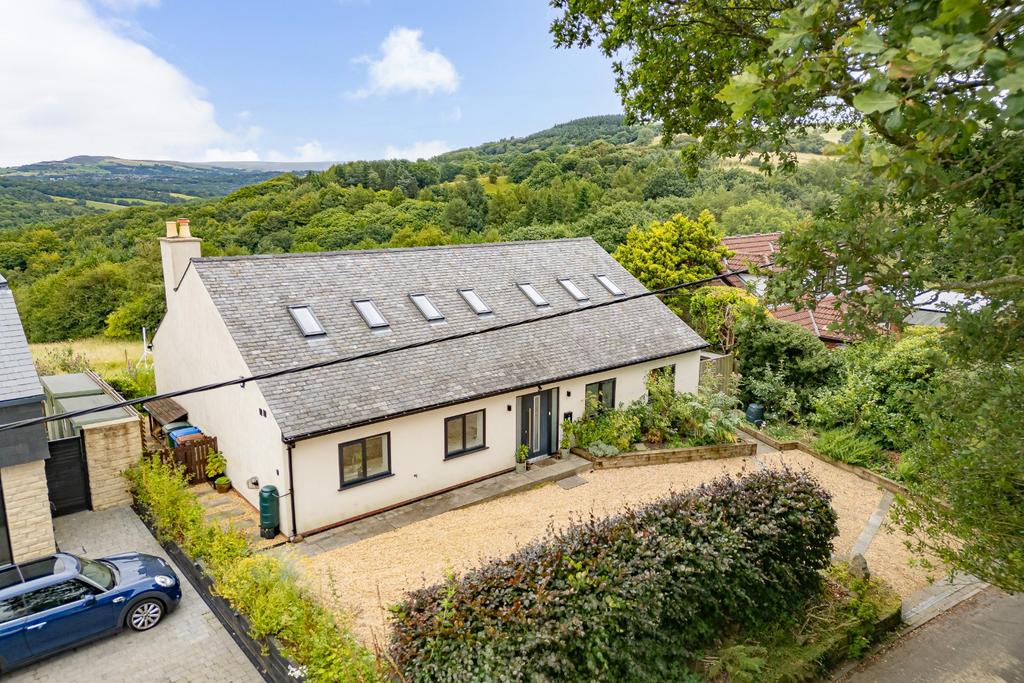 Cote Green Road, Marple Bridge... 4 bed detached house - £900,000