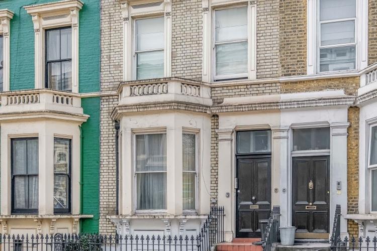 Finborough Road London SW10 2 bed apartment - £2,800 pcm (£646 pw)