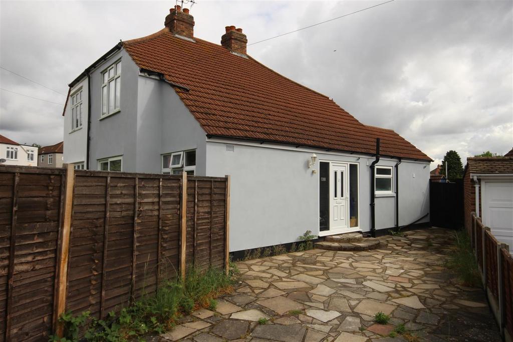 Valliers Wood Road, Sidcup DA15 3 bed semi-detached house - £1,950 pcm ...