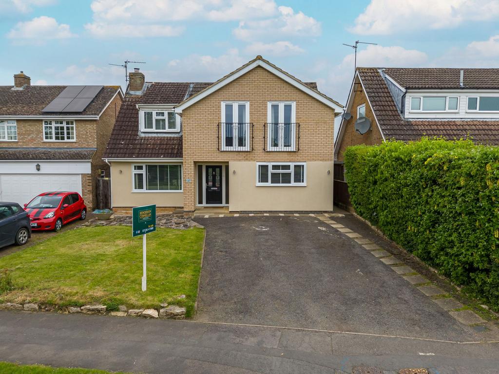 Warkton Lane, Kettering NN15 4 bed detached house - £500,000