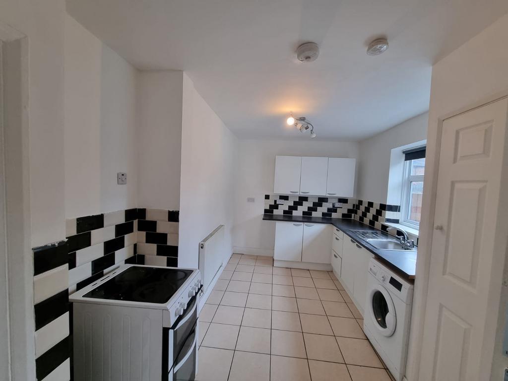 Dagnam Park Drive, Romford RM3 3 bed semi-detached house - £2,050 pcm ...