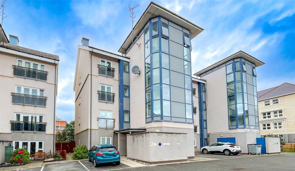 Mostyn Broadway, Llandudno, Conwy, LL30 2 bed apartment for sale - £120,000