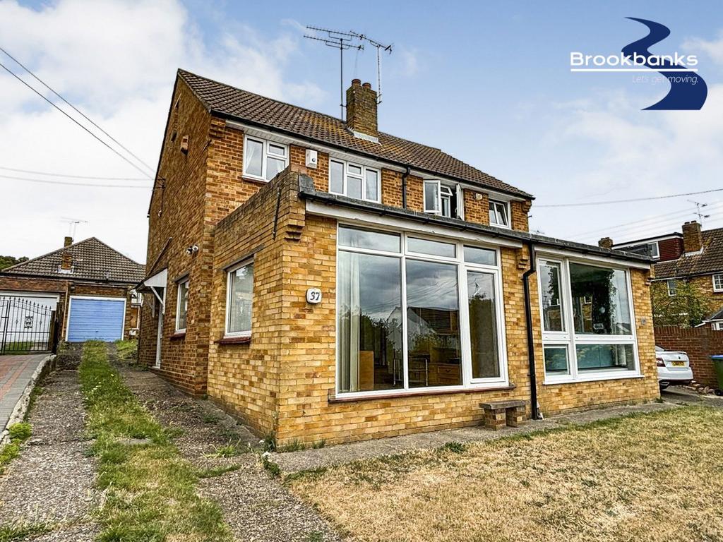 Fens Way, Hextable, BR8 3 bed semi-detached house - £1,900 pcm (£438 pw)