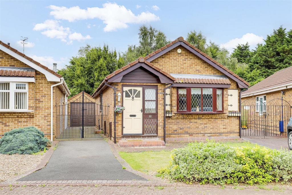 East View, West Bridgford NG2 2 bed detached bungalow - £280,000