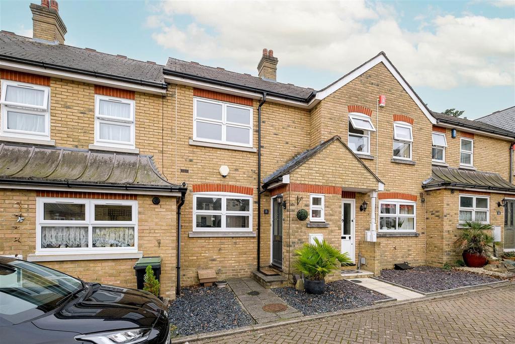 Monarch Place, Buckhurst Hill 2 bed terraced house for sale - £585,000