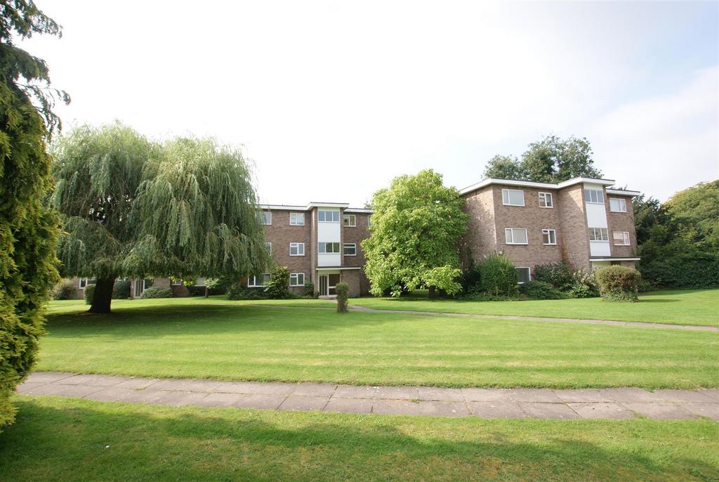 St Johns Court, Warwick 1 bed flat - £825 pcm (£190 pw)