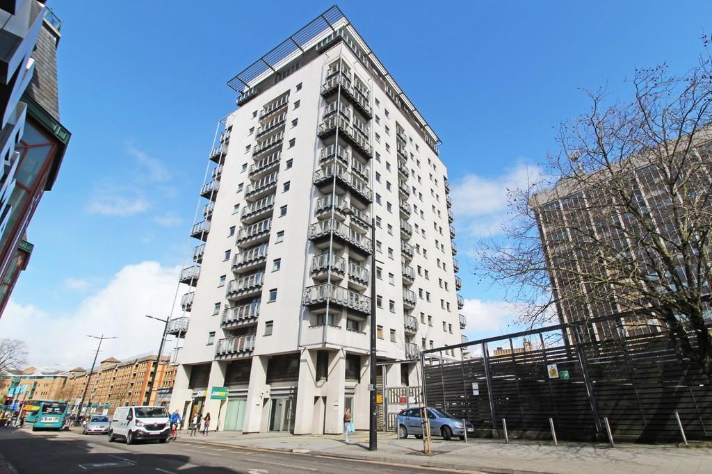 The Aspect, Queen Street, Cardiff 2 bed apartment - £1,300 pcm (£300 pw)