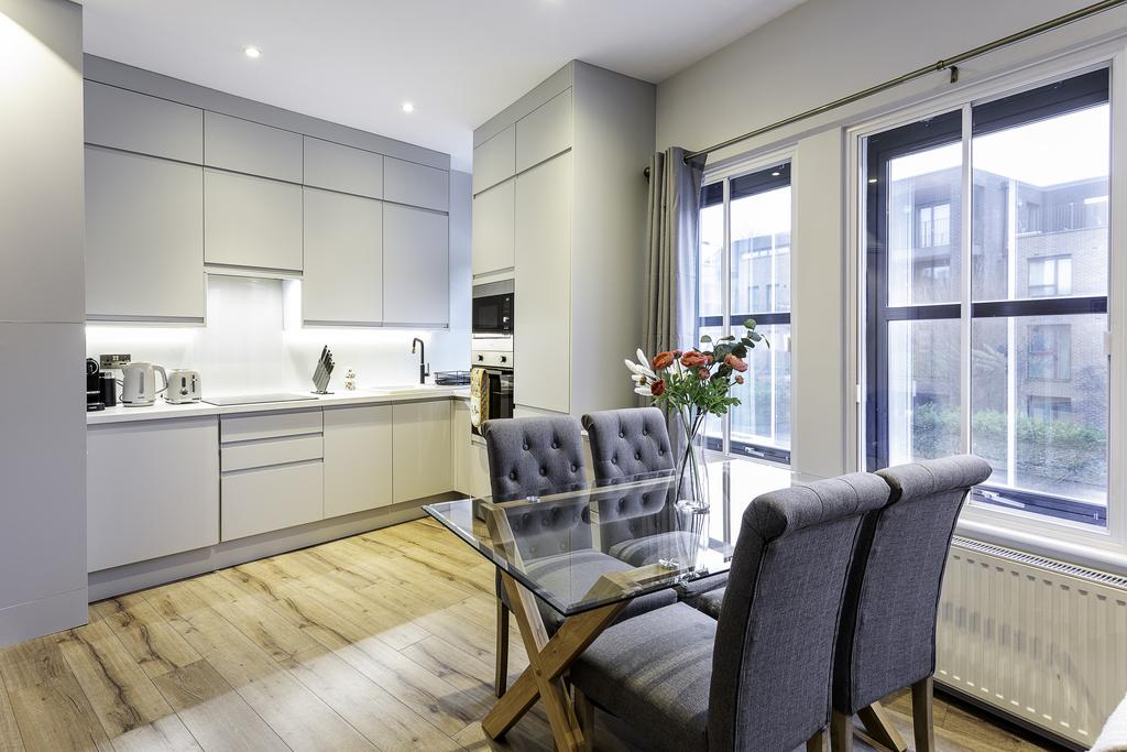 Roehampton Lane, Putney 1 bed apartment - £1,700 pcm (£392 pw)