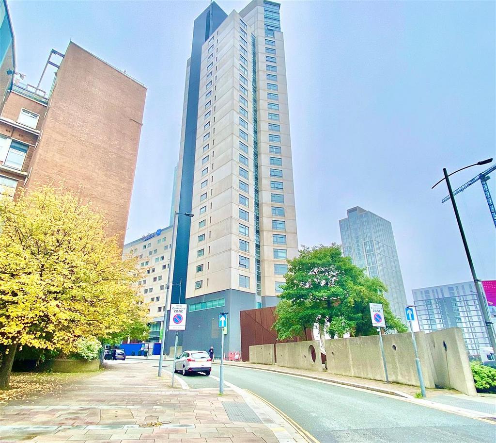 Beetham Tower, 111 Old Hall Street... Studio - £775 pcm (£179 pw)