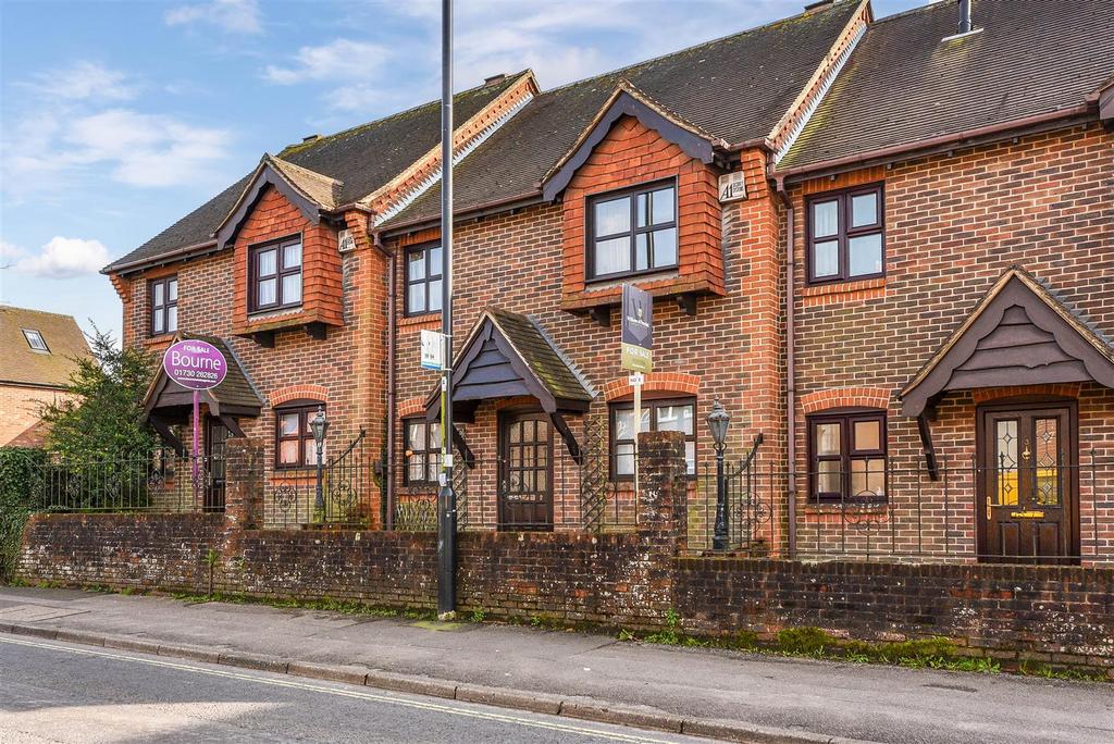 King George Mews,Petersfield, Hampshire 2 bed terraced house - £345,000