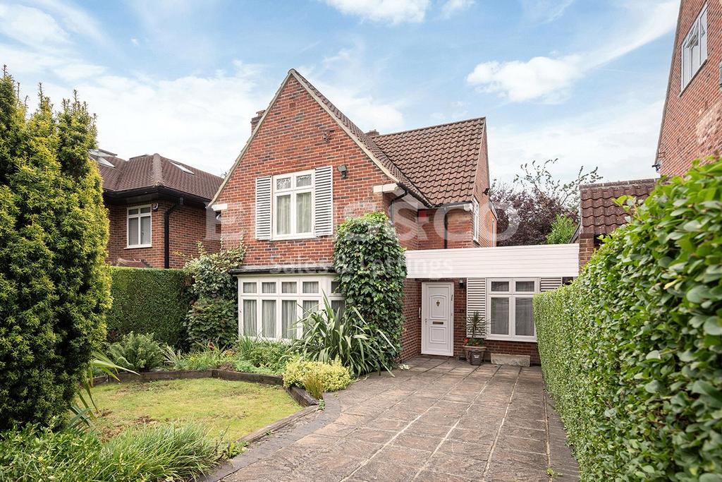 Sunnyfield, Mill Hill, London, NW7 3 bed detached house - £1,200,000