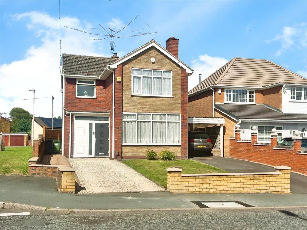 Withymoor Road, West Midlands DY2 3 bed detached house - £305,000