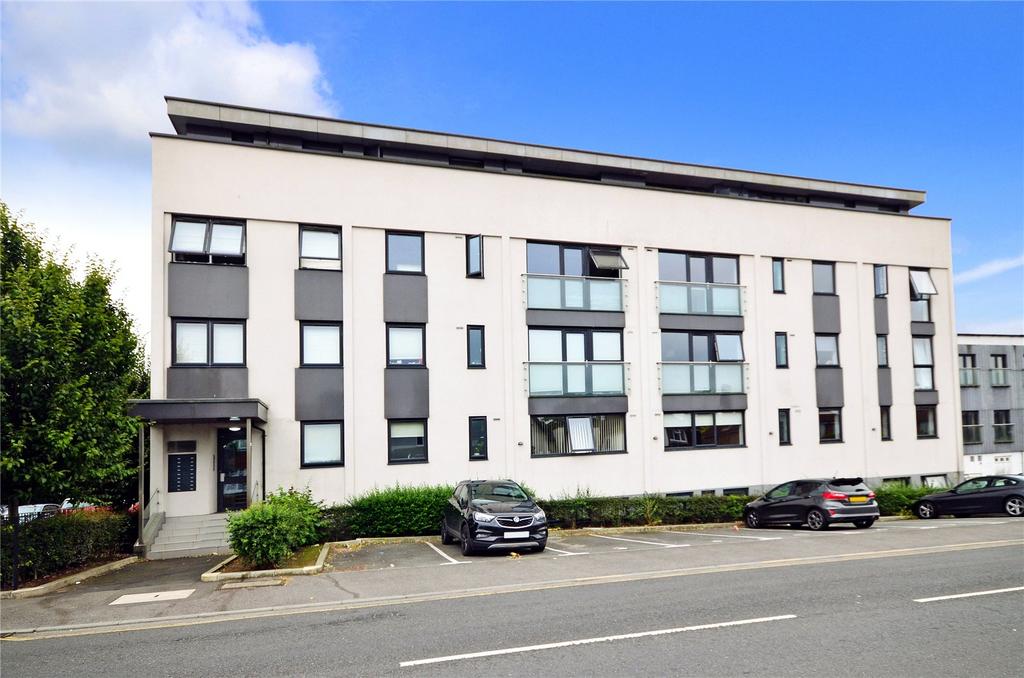 East Grinstead, West Sussex, RH19 1 bed apartment - £200,000
