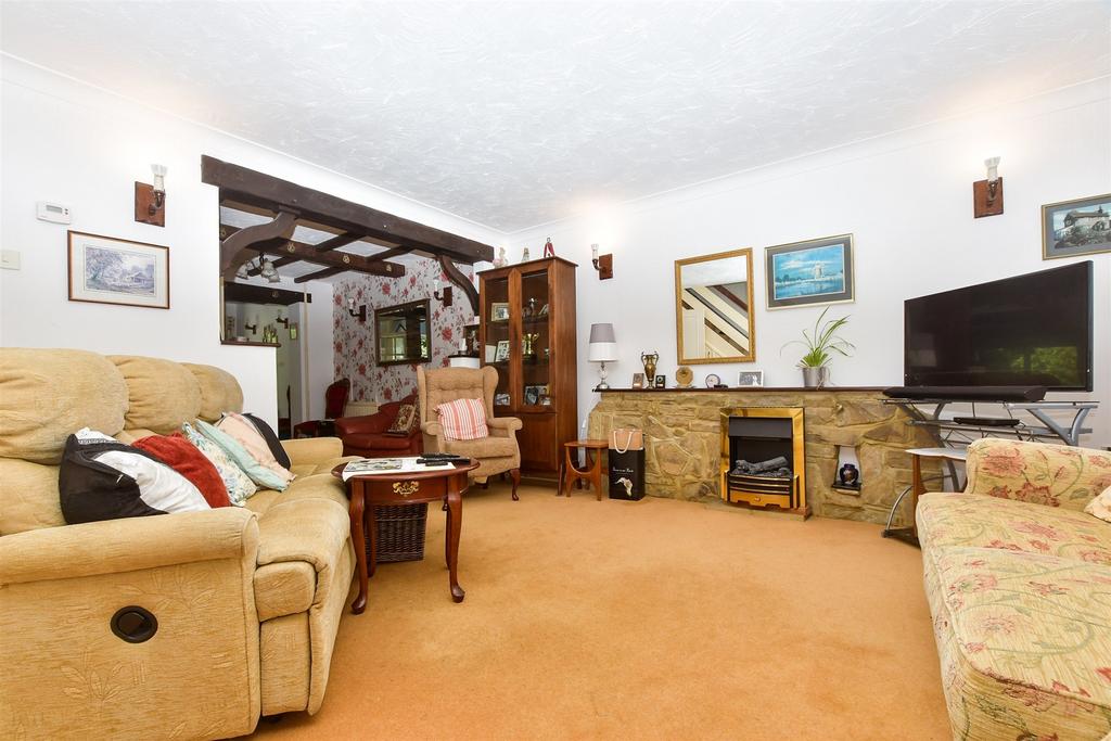 Lundy Close, Crawley, West Sussex 3 bed semi-detached house - £375,000