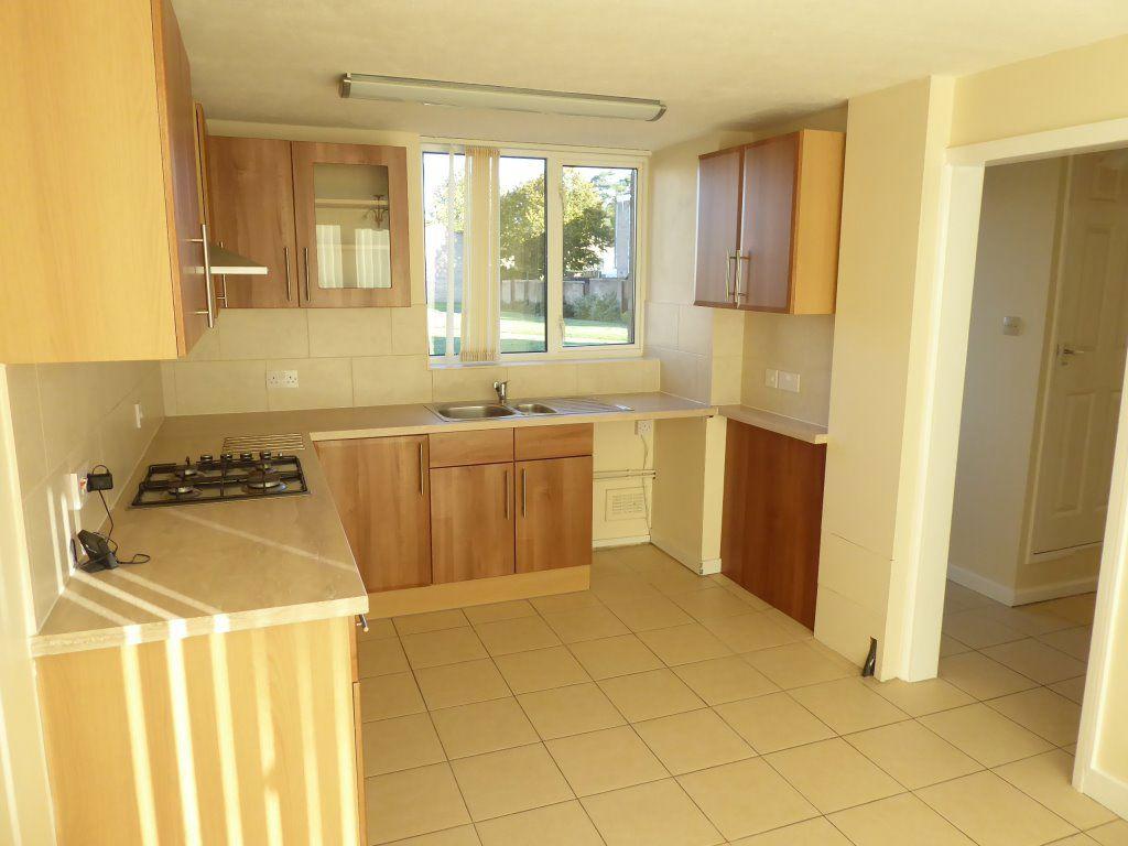 St John`s Close, Mildenhall IP28 3 bed terraced house to rent - £1,150 ...
