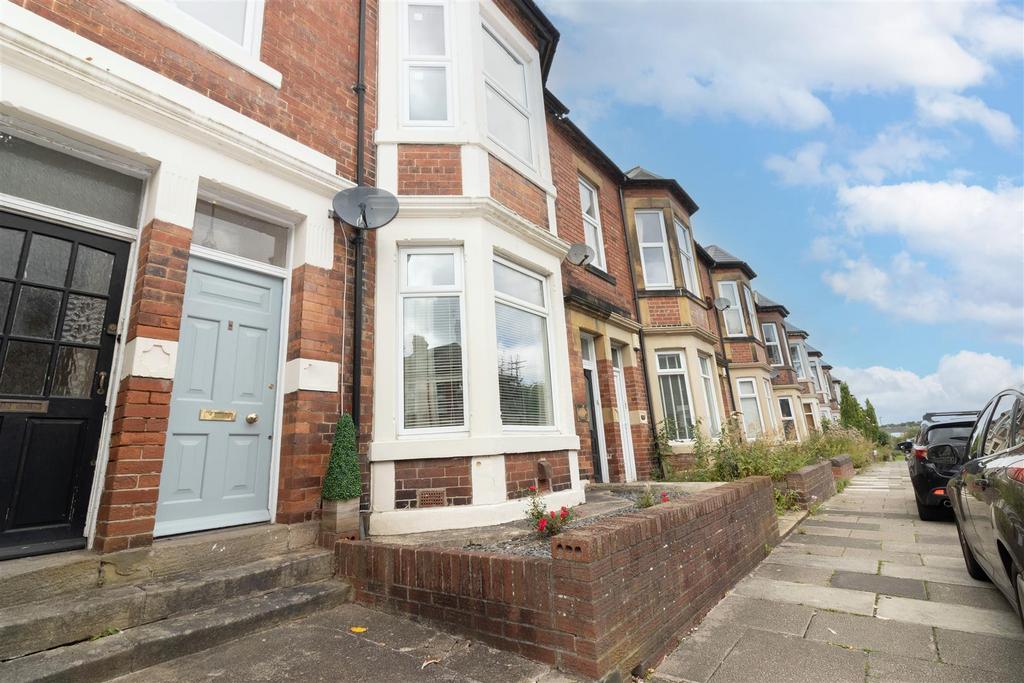 Audley Road, South Gosforth... 2 bed ground floor flat for sale - £180,000