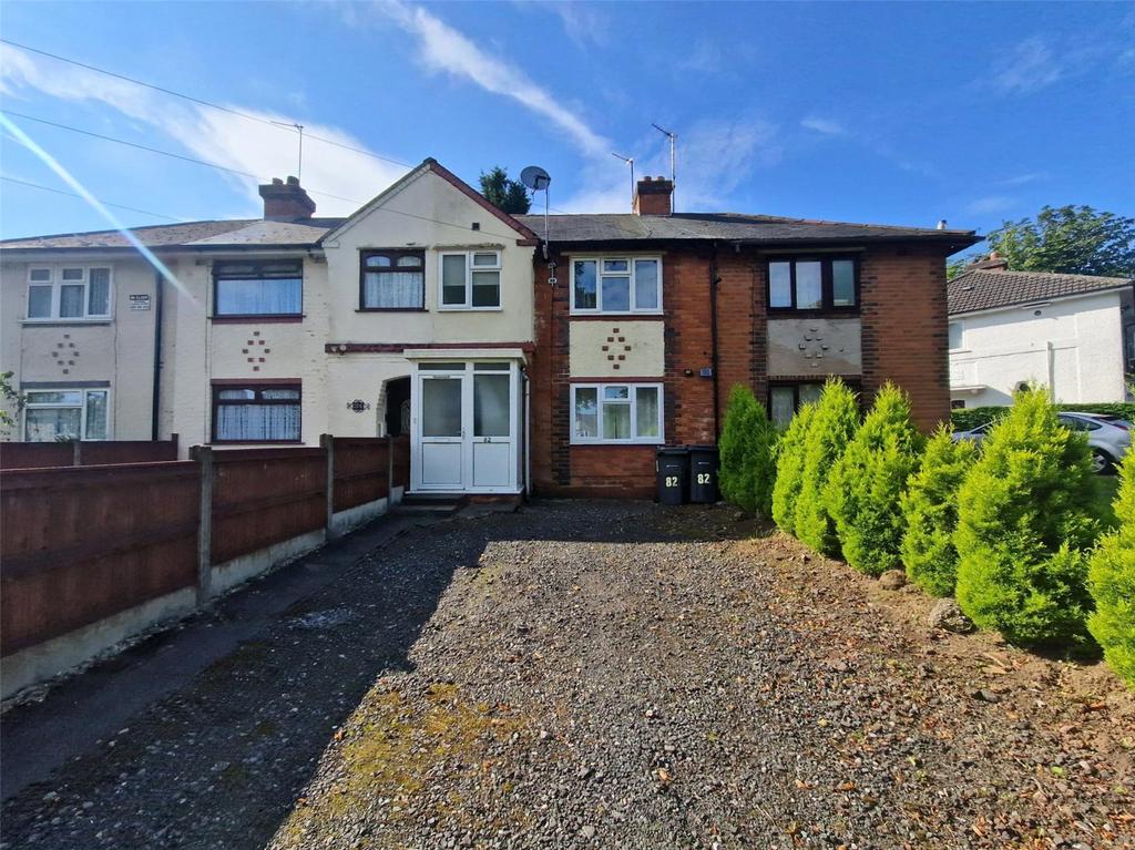 Elmdale Crescent, Northfield... 2 bed terraced house - £950 pcm (£219 pw)