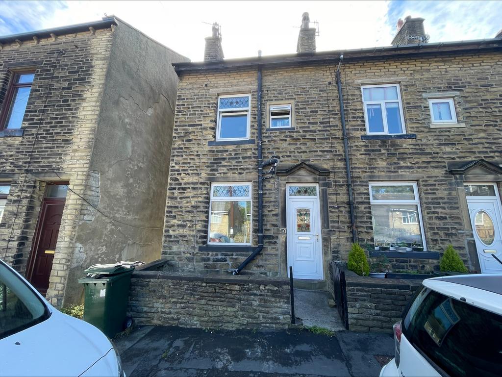 Staveley Road, Keighley BD22 3 bed terraced house - £625 pcm (£144 pw)