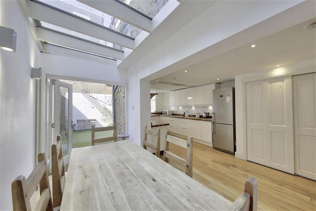 Khyber Road, SW11 2PZ 5 bed terraced house - £4,200 pcm (£969 pw)