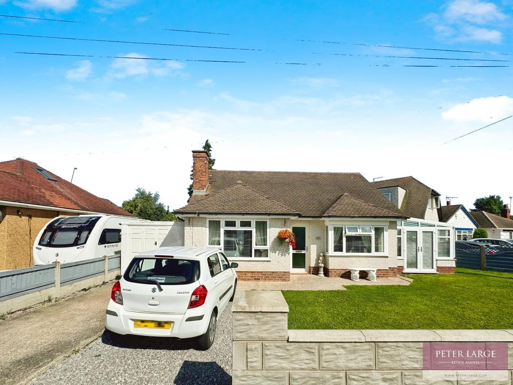 14 Merllyn Road, Rhyl, Denbighshire... 3 bed detached bungalow - £245,000