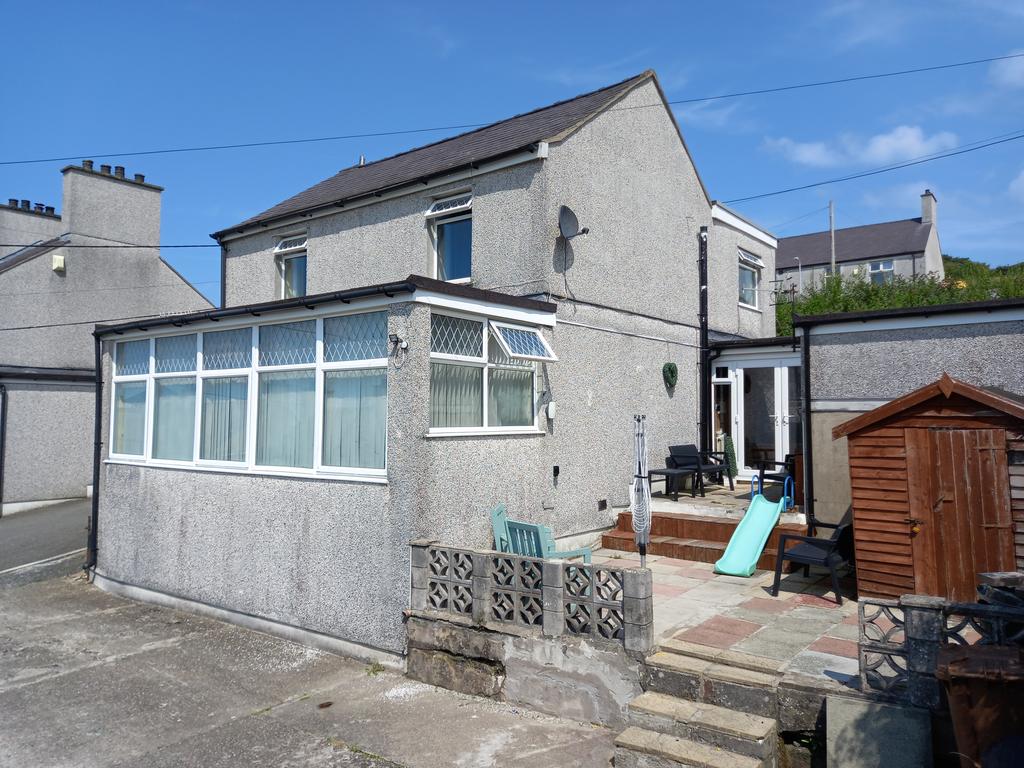 Well Street Number One, Bethesda LL57 4 bed detached house - £225,000