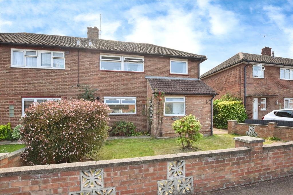 Monkwick Avenue, Colchester, Essex, CO2 3 bed semi-detached house - £ ...