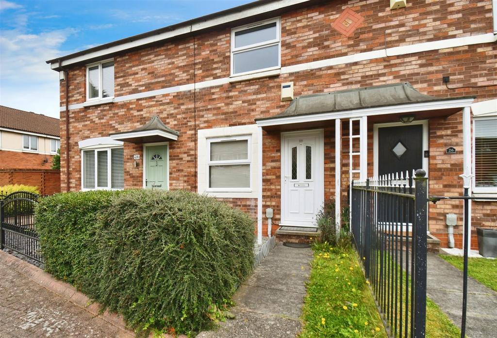 Lealholme Court, Howdale Road, Hull 2 bed terraced house - £110,000