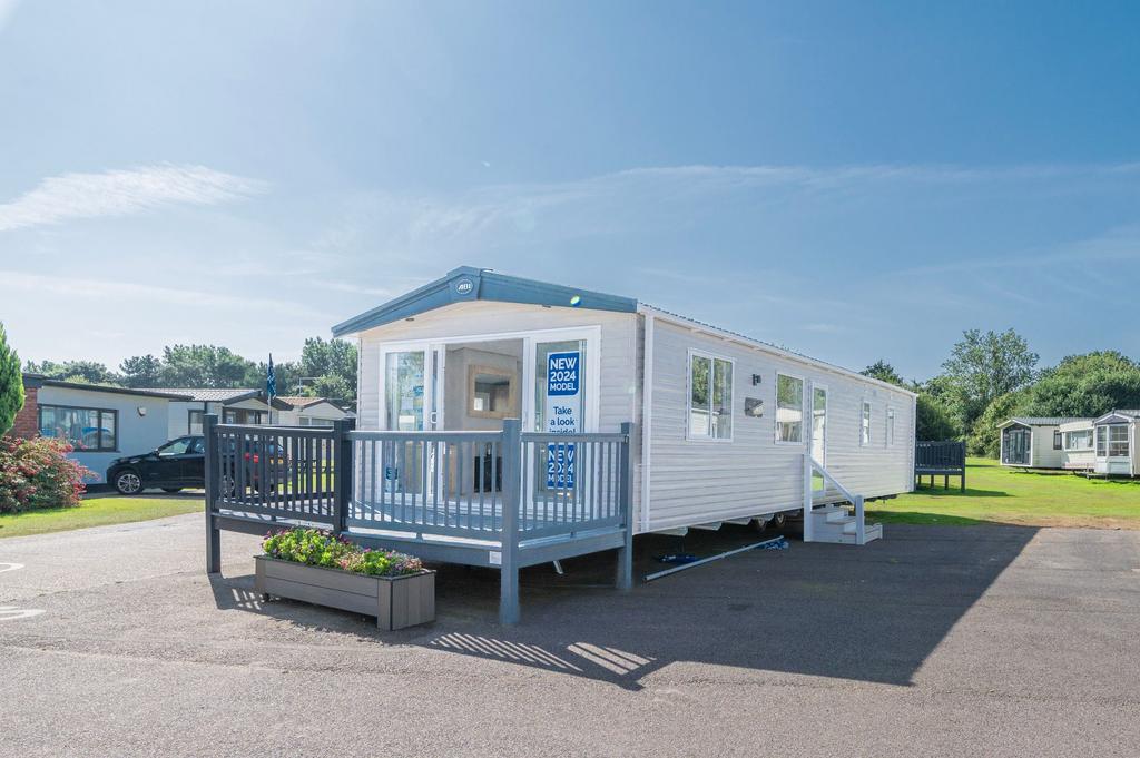 Broadland Sands Holiday Park, Corton 2 bed park home - £74,995