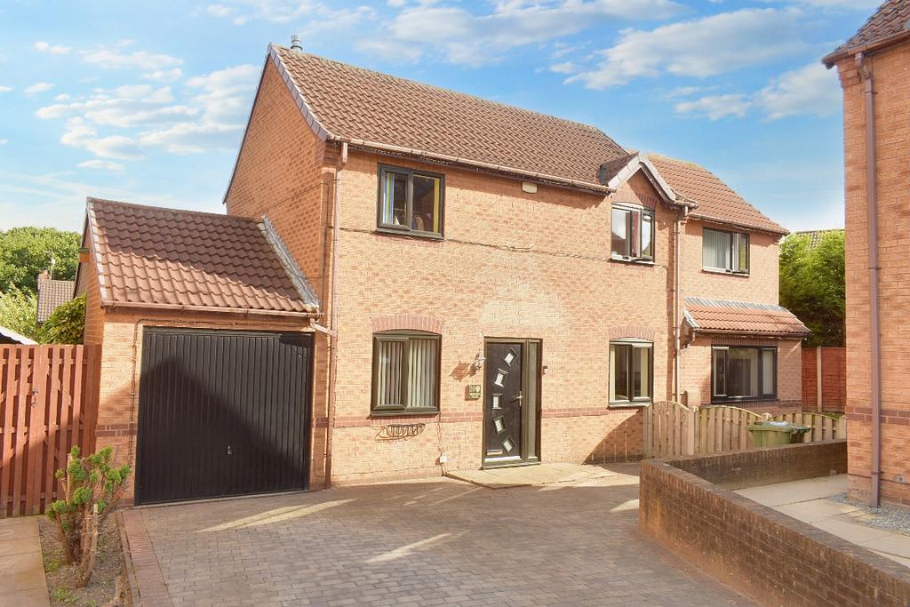 Ibbetson Close, Morley, Leeds 4 bed detached house - £395,000