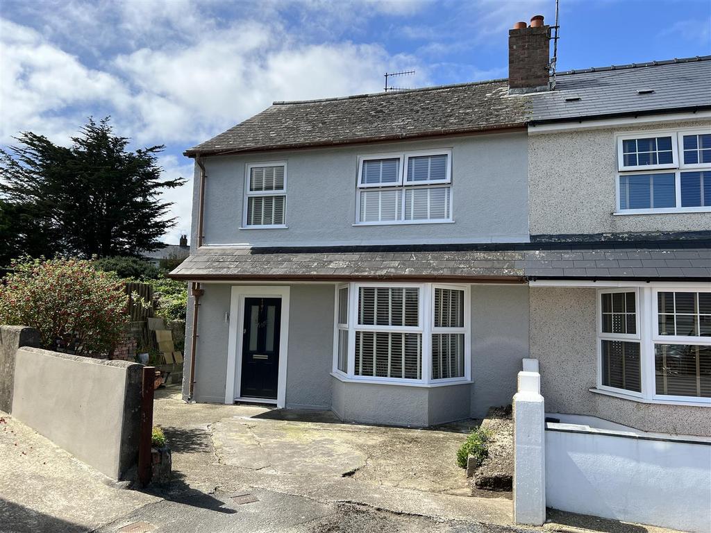 9 Morfa Las, Fishguard 3 bed semi-detached house - £199,950