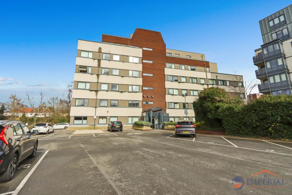 Union House, Clayton Road, Hayes UB3 1AA 2 bed flat for sale - £329,950