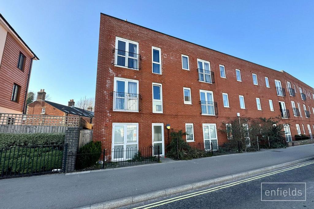 Southampton SO14 2 bed apartment - £150,000
