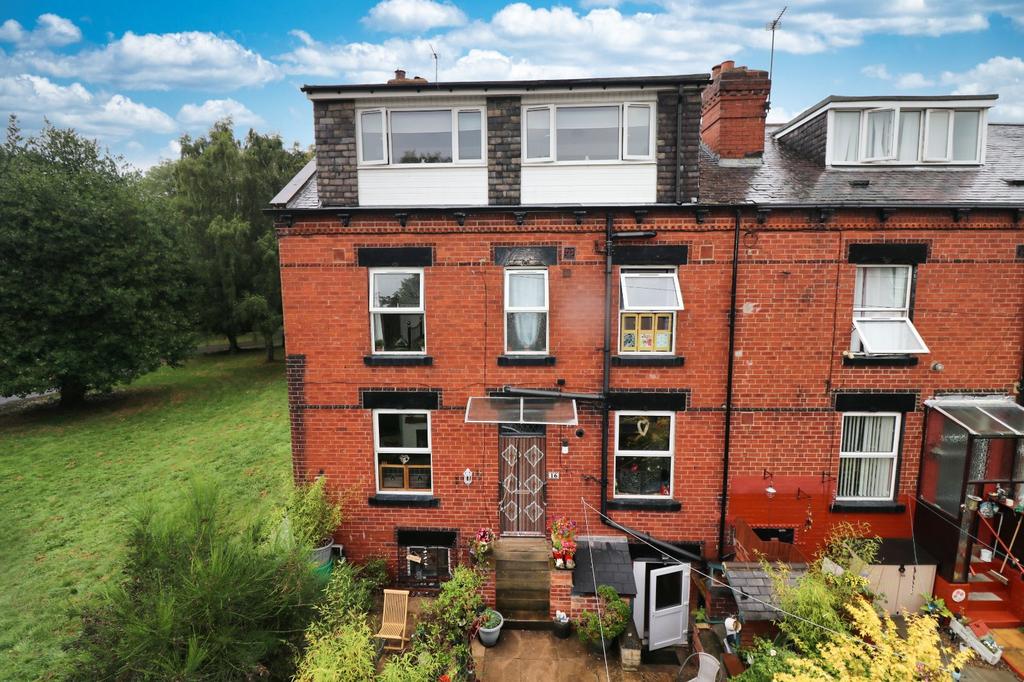 Rombalds Place, Armley, Leeds, West... 3 bed end of terrace house - £ ...