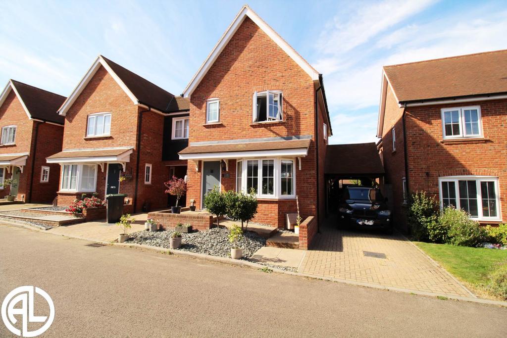 Walnut Tree Way, Meppershall, SG17 5AB 3 bed link detached house - £400,000